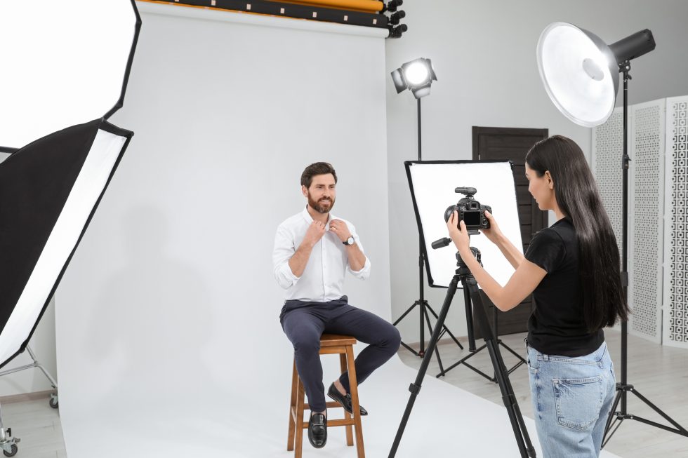 Passport photo near you - Find a photographer now & submit directly